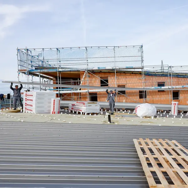 ROOFS AND FACADES MADE FROM RECYCLED ALU | Carcass, building envelope ...