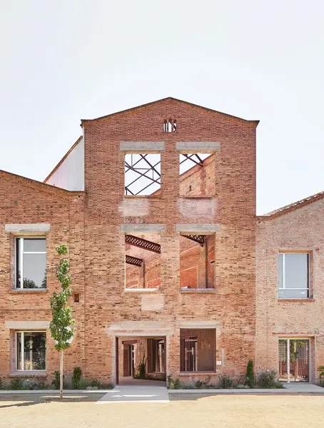 ICONIC ARCHITECTURE: Transformation of the Vapor Cortès - Prodis 1923 ...